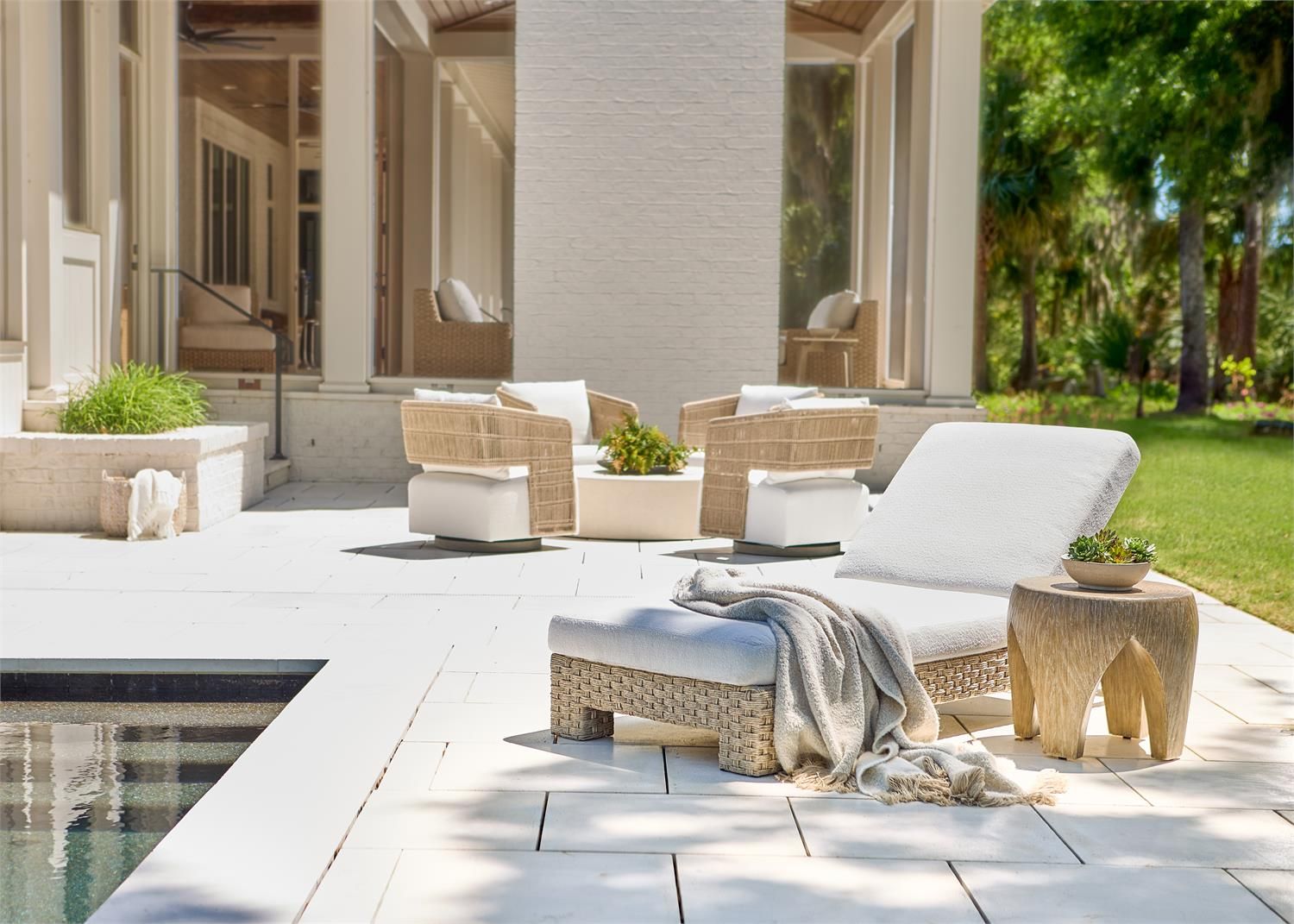 Luxury Outdoor Seating | Bernhardt